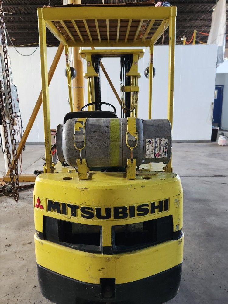 Mitsubishi FGC25 - Forklift for Sale in Hialeah, FL - OfferUp