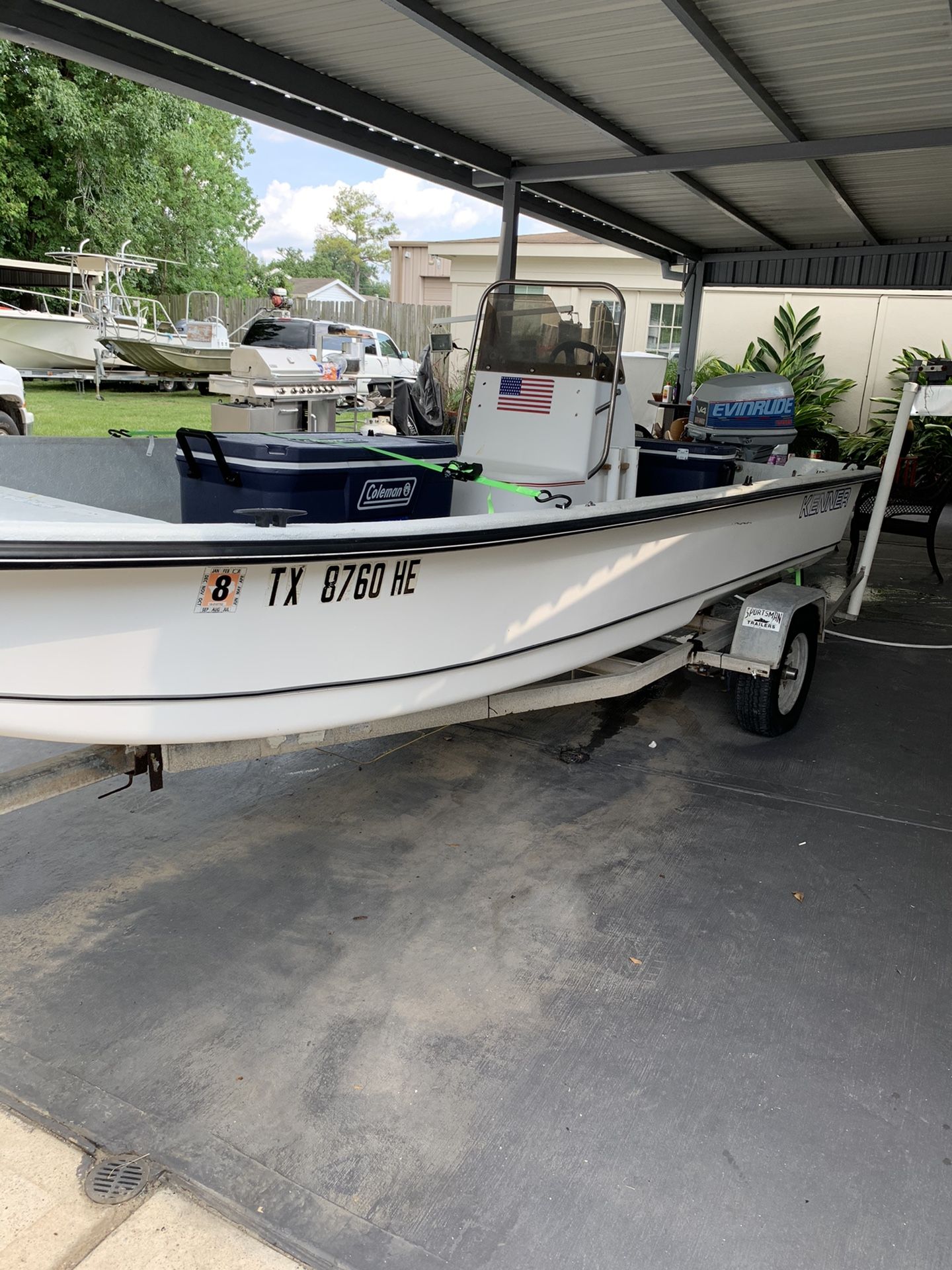 19 kenner foot center console fishing boat 110 hp Evinrude for Sale in ...
