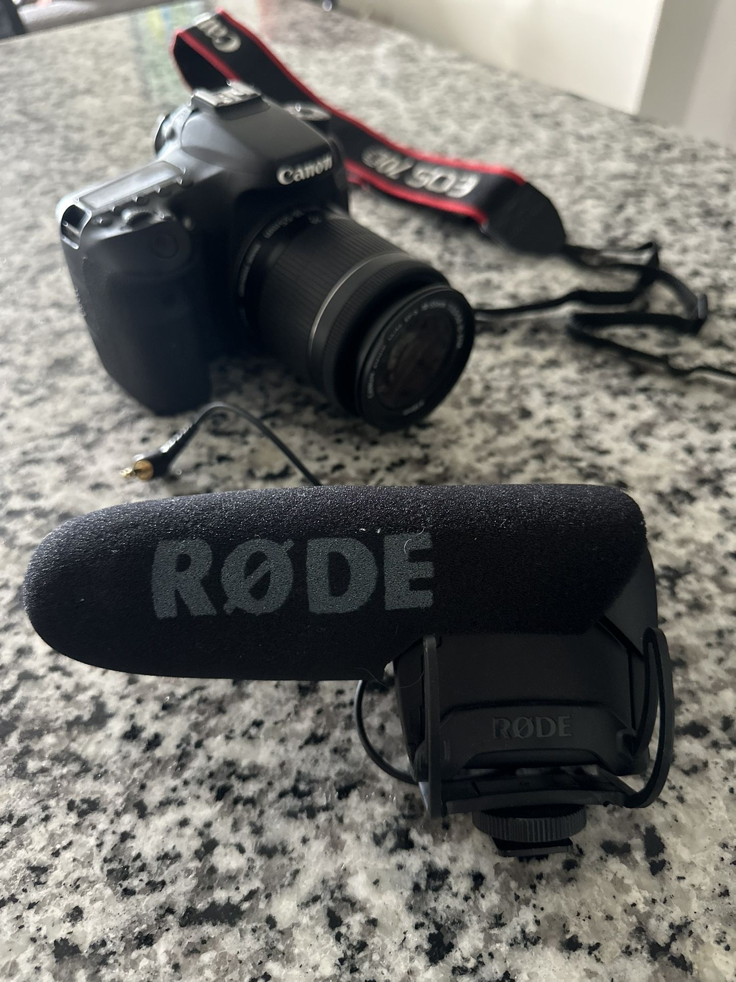 70D Canon Camera + Rode Mic for Sale in Lake Bluff, IL - OfferUp