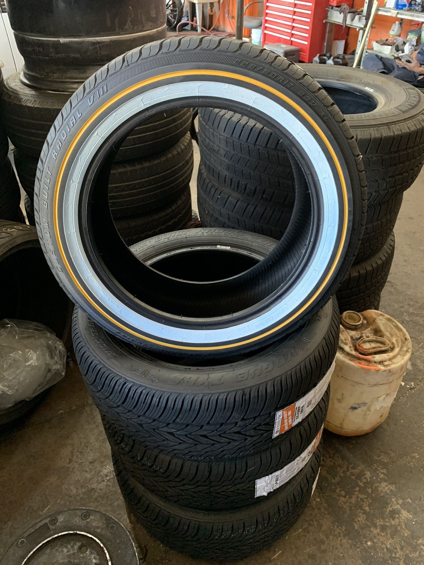225/50/17 vogue tire for Sale in Dallas, TX - OfferUp