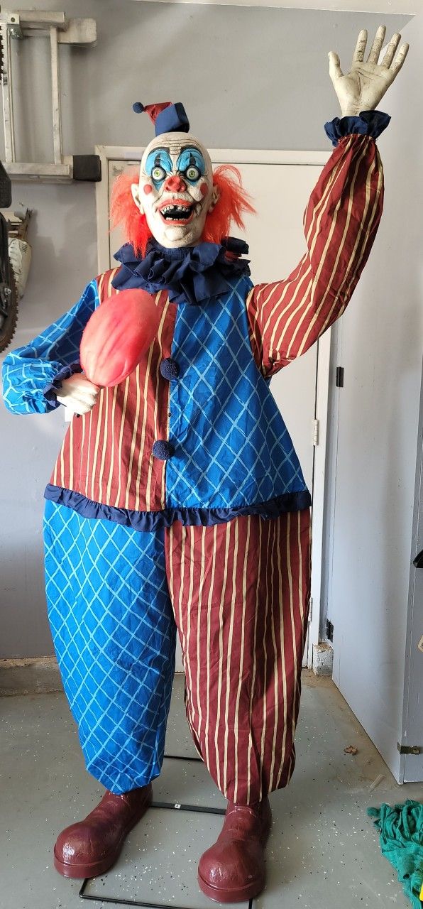 Halloween 80 Inch Animated Life Size Clown for Sale in Willow Springs ...