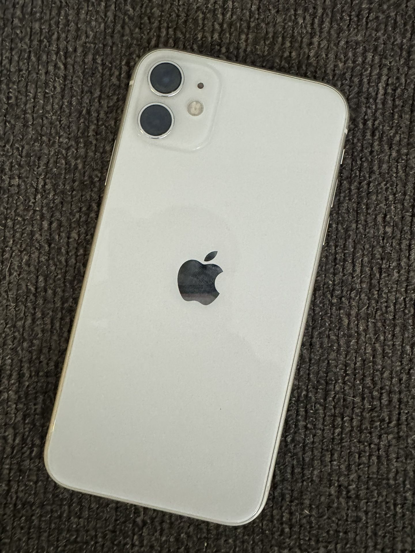 Regular iPhone 11, 64GB for Sale in El Monte, CA - OfferUp