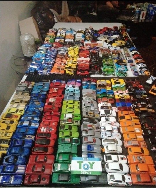 Hot Wheels Matchbox Used Lot Of 400 Diecast Vehicles for Sale in St ...