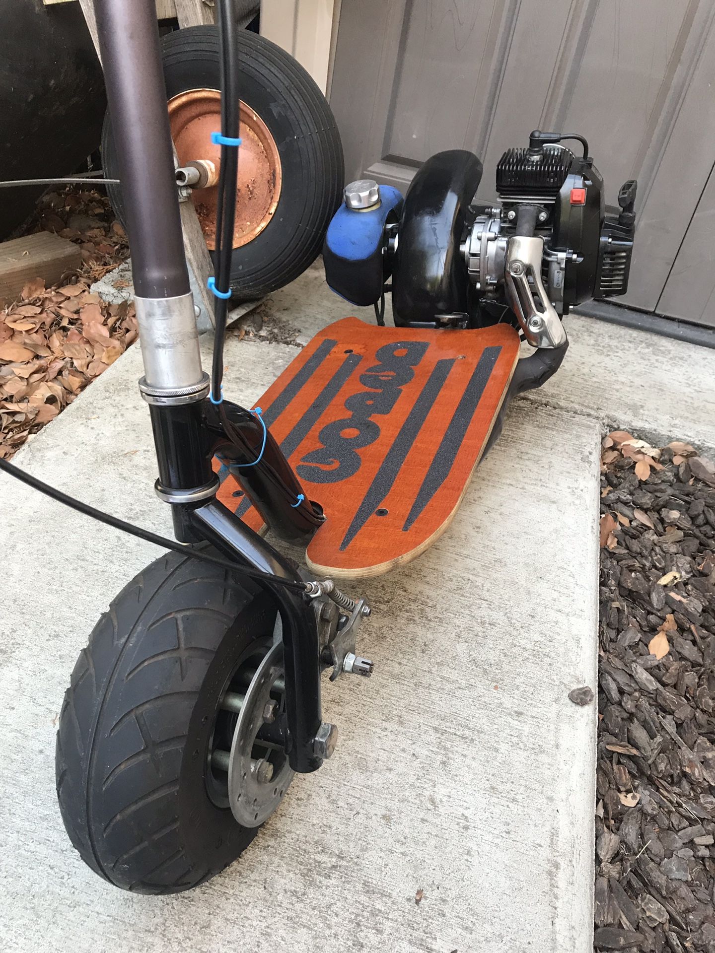 Goped Trevor Simpson 460 Bigfoot - An enthusiasts dream scooter! 40mph ...