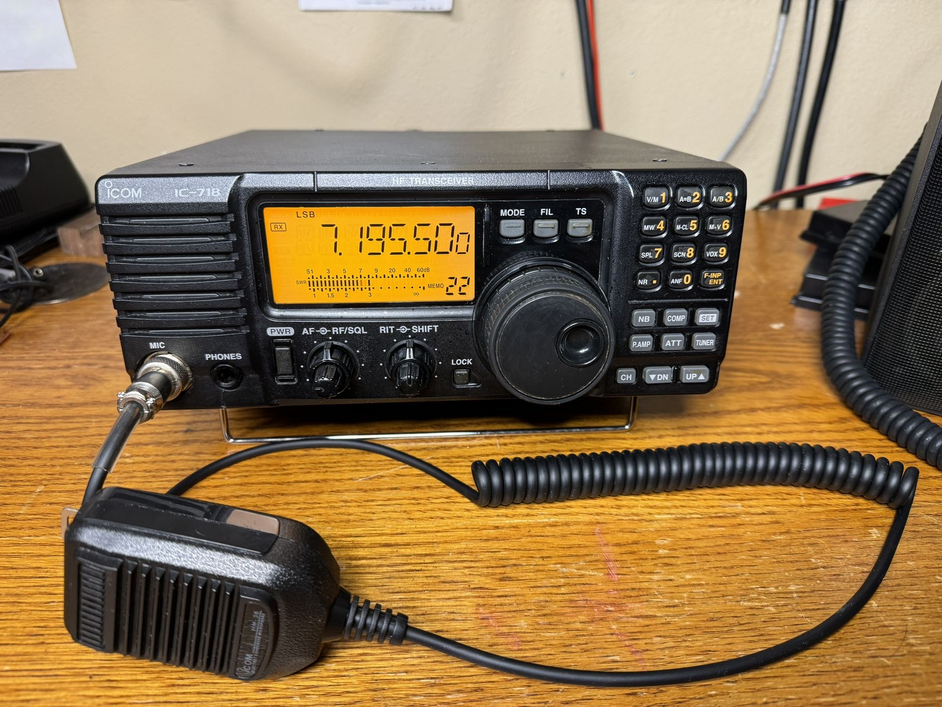 Icom 718 HF Ham Radio for Sale in Federal Way, WA - OfferUp