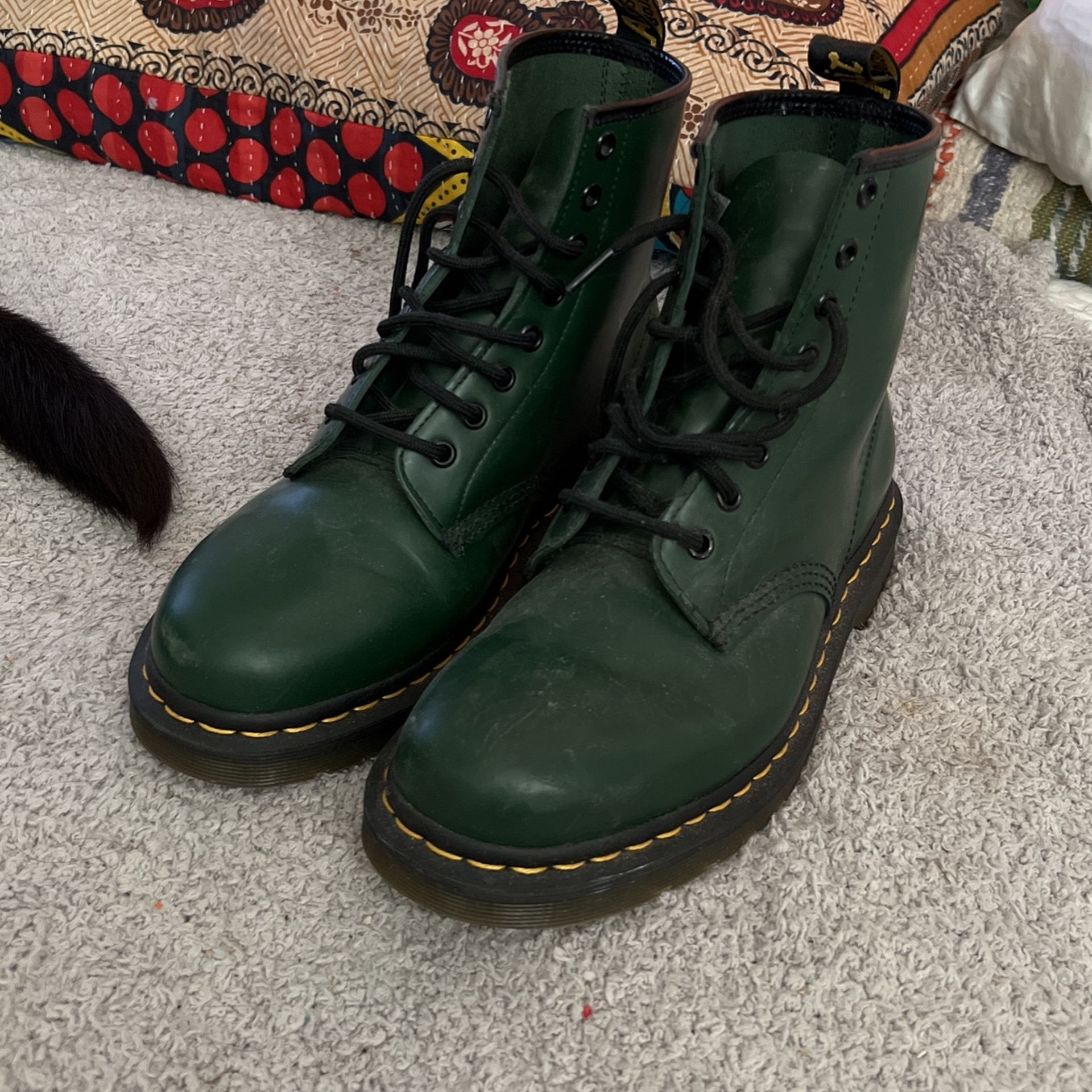 Doc Martens Green 8 Hole Worn Once Size 9 for Sale in Tempe, AZ - OfferUp