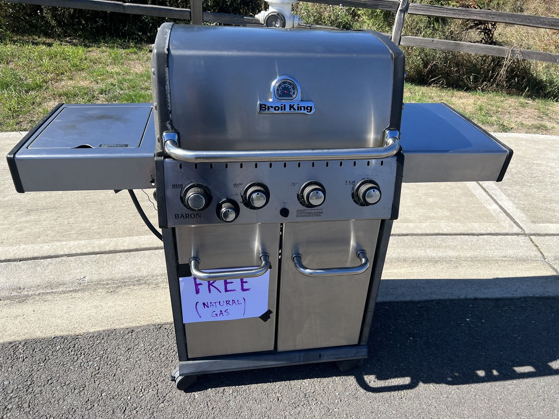 Free Broil King S440 NG for Sale in Covington, WA - OfferUp