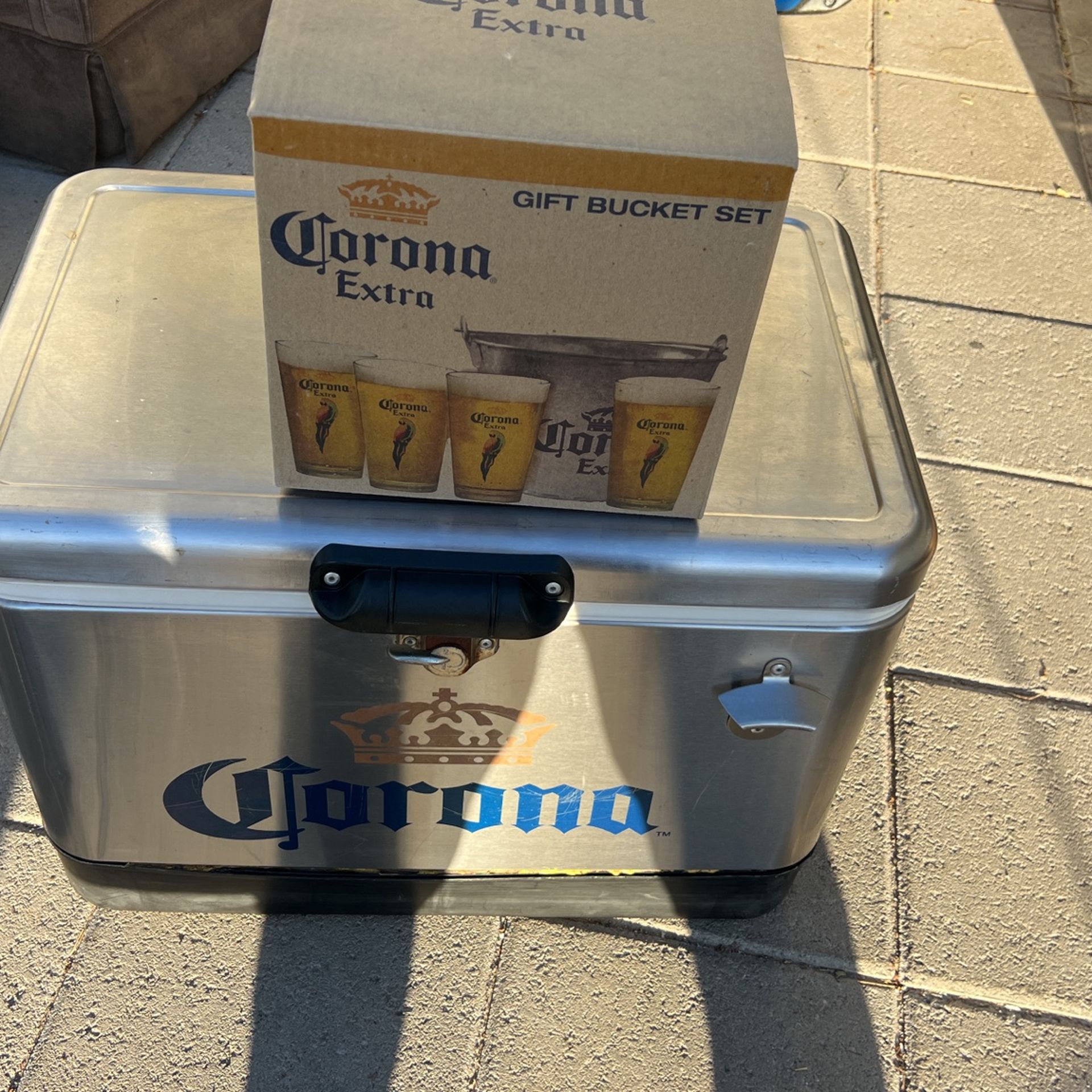 Corona Bucket Set