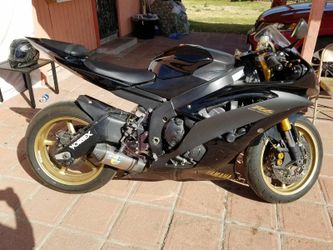 Black Yamaha Yzf R6 2009 Raven Gold