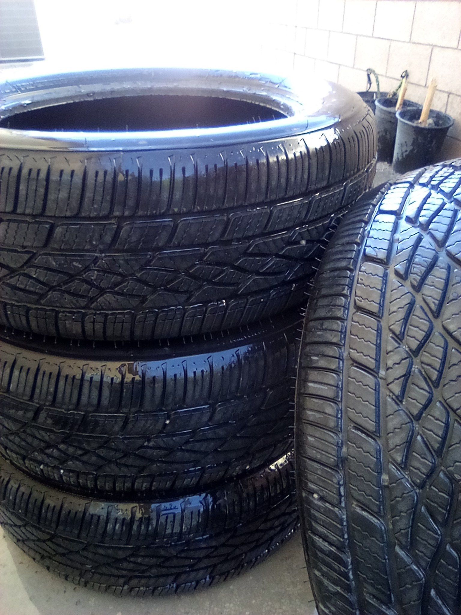 225/55/R17 fire stone. Fire hawk 4 Tires for Sale in Indio, CA - OfferUp