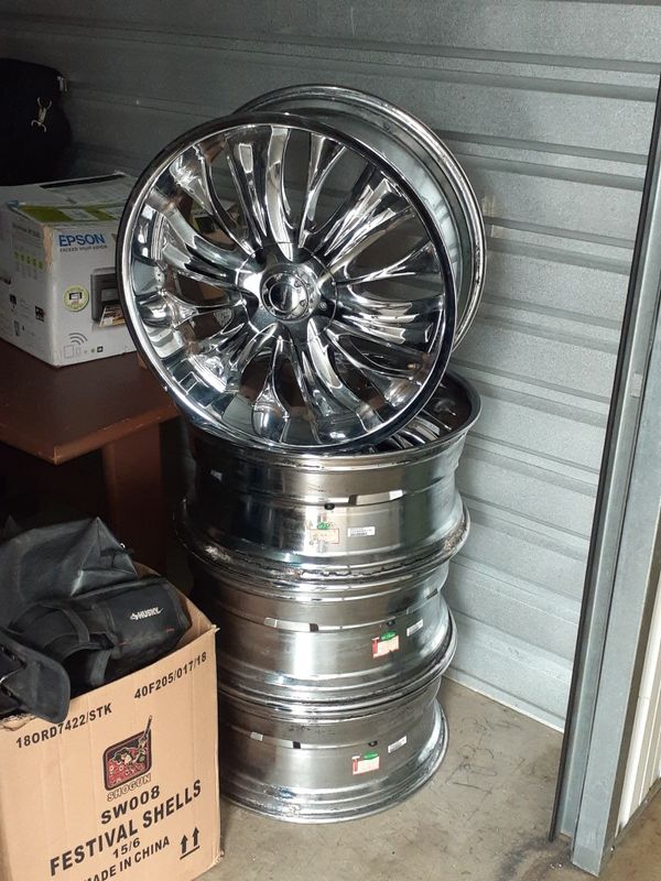 22'' INCH CHROME RIMS for Sale in Newport News, VA - OfferUp