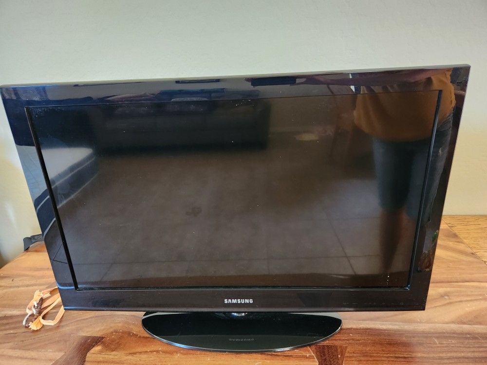 Samsung TV And DVD Player for Sale in Buckeye, AZ - OfferUp