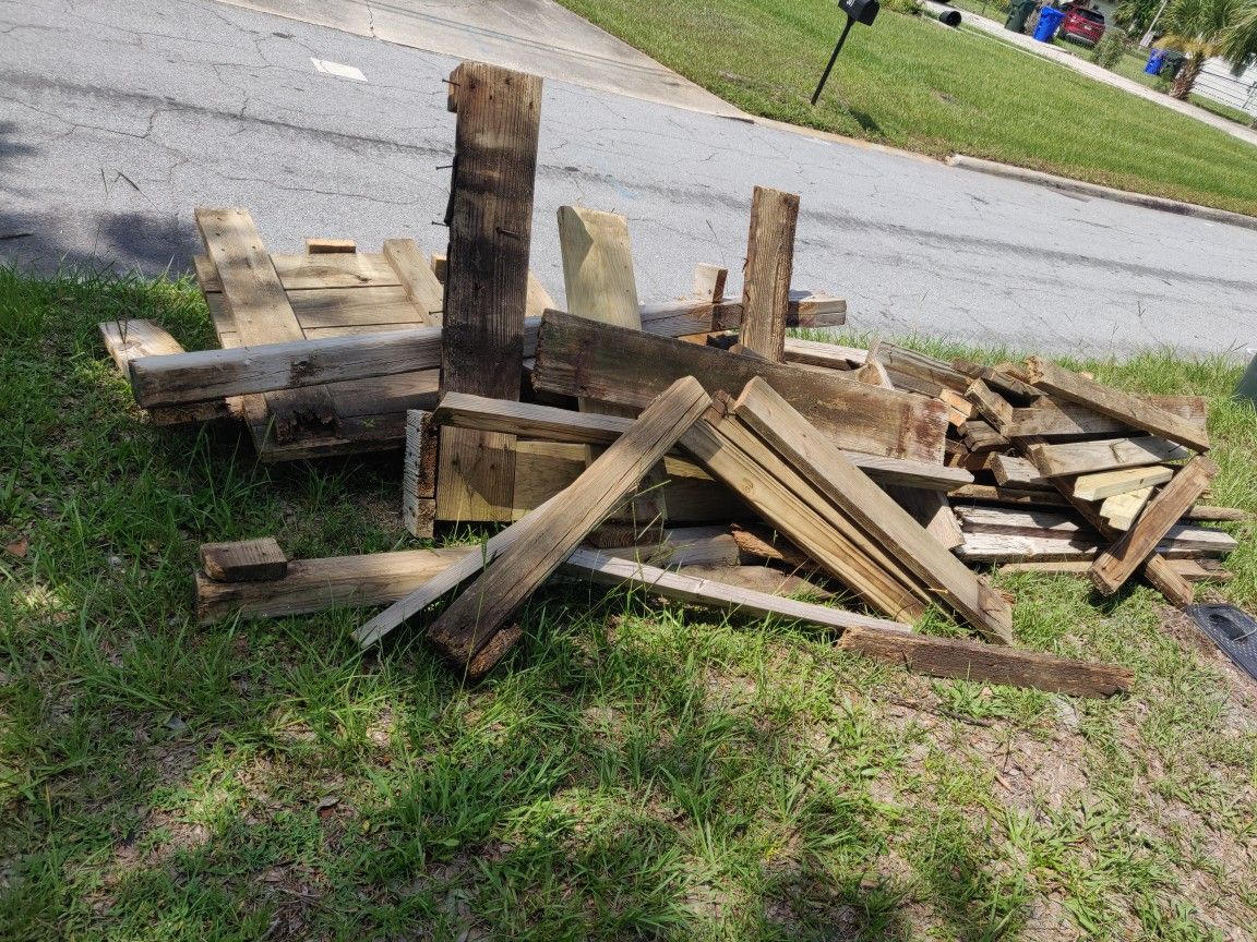 Free Reclaimed Lumber for Sale in Lakeland, FL - OfferUp