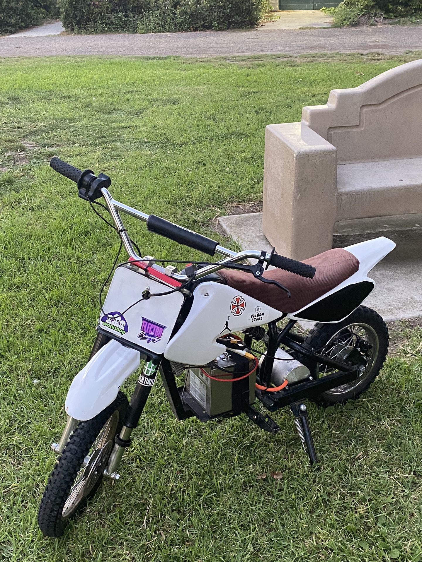 Razor Mx650 52 Volt for Sale in Long Beach, CA - OfferUp