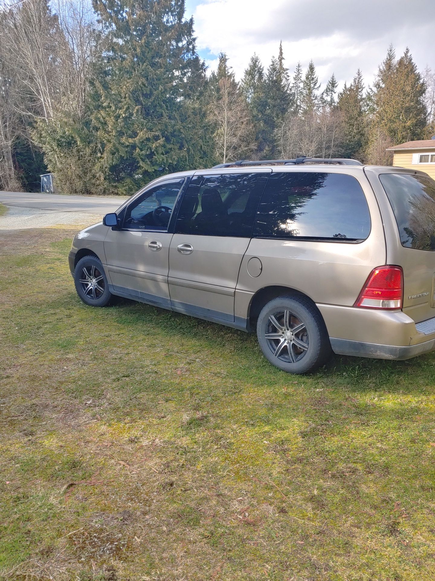 2004 Ford Freestar MiniVan for Sale in Stanwood, WA - OfferUp