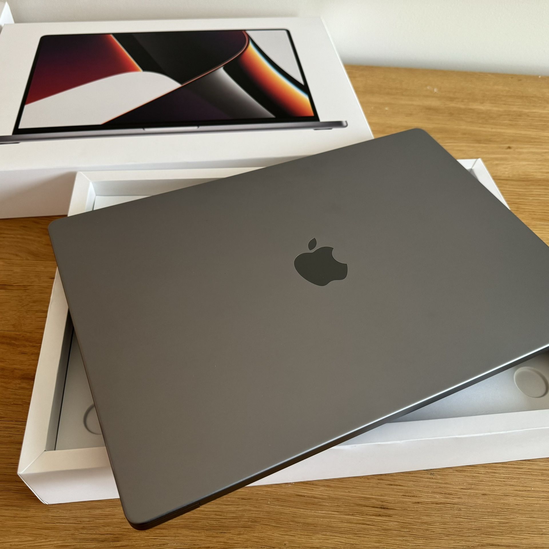 M1 Max Chip 32GB 1TB SSD 16” MacBook Pro 32-Core GPU RAM Touch ID 2022 ...