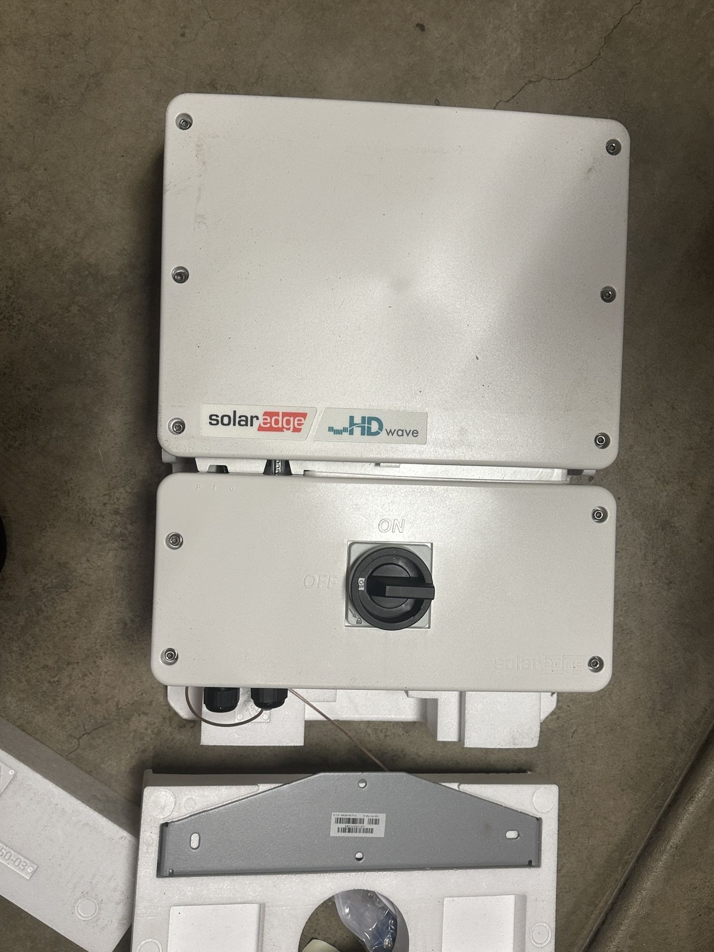 SolarEdge 7600 HomeHub Inverter for Sale in Glmn Hot Spgs, CA - OfferUp