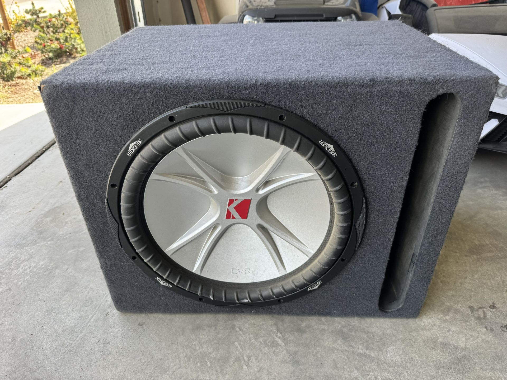 15" Speaker box with Kicker Sub for Sale in Bakersfield, CA - OfferUp