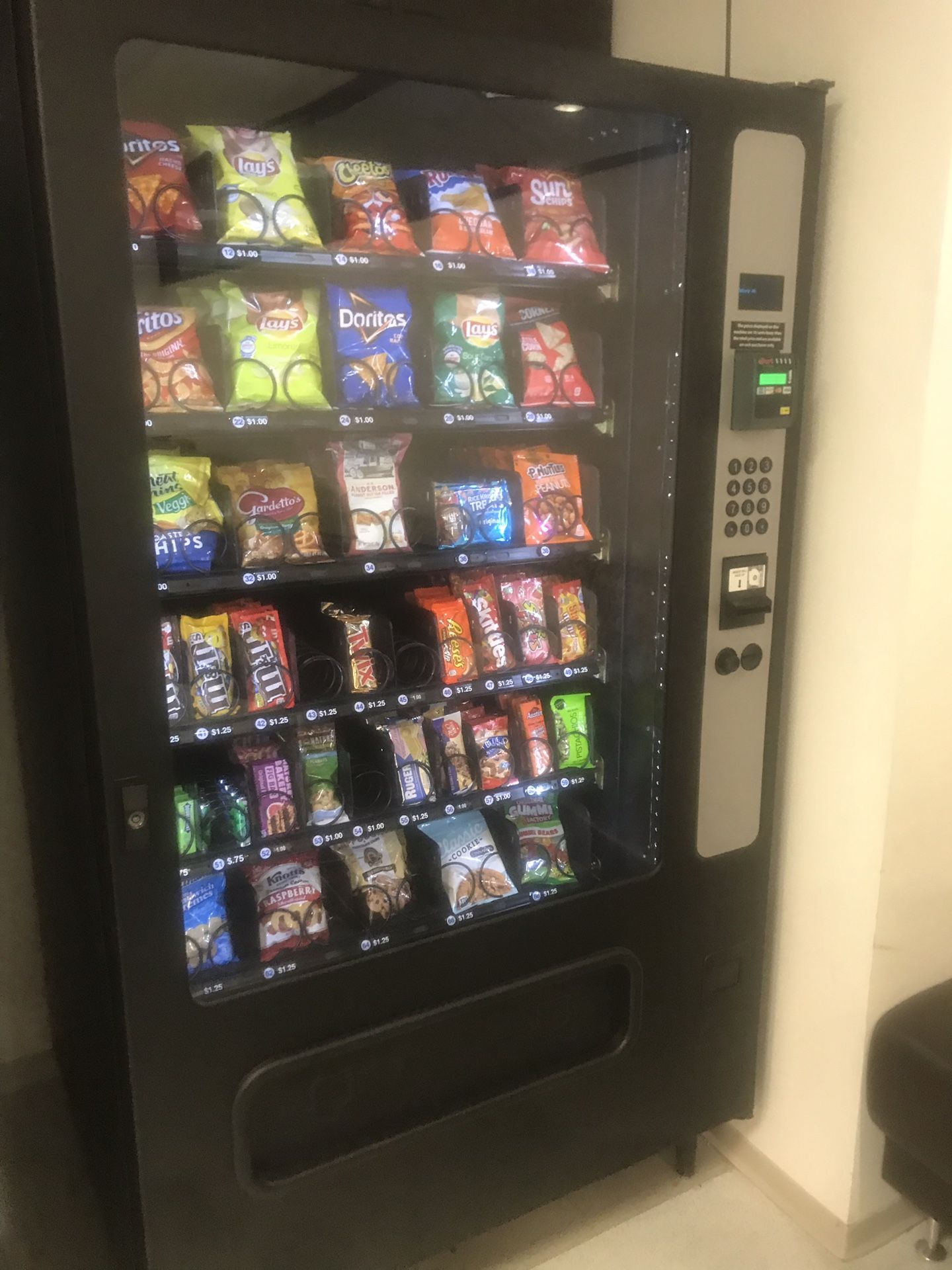 USI 3535 Snack Vending machine for Sale in Lawndale, CA - OfferUp