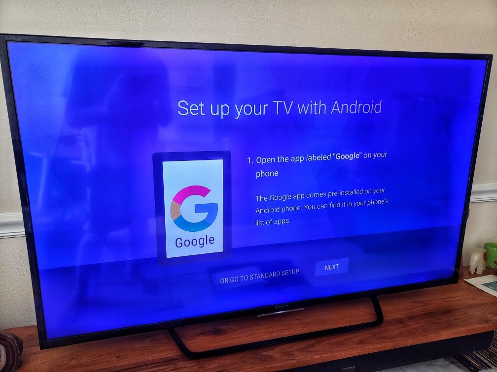 55" 4K Sony XBR-55X810C TV / Chromecast Ultra / multi-directional wall ...