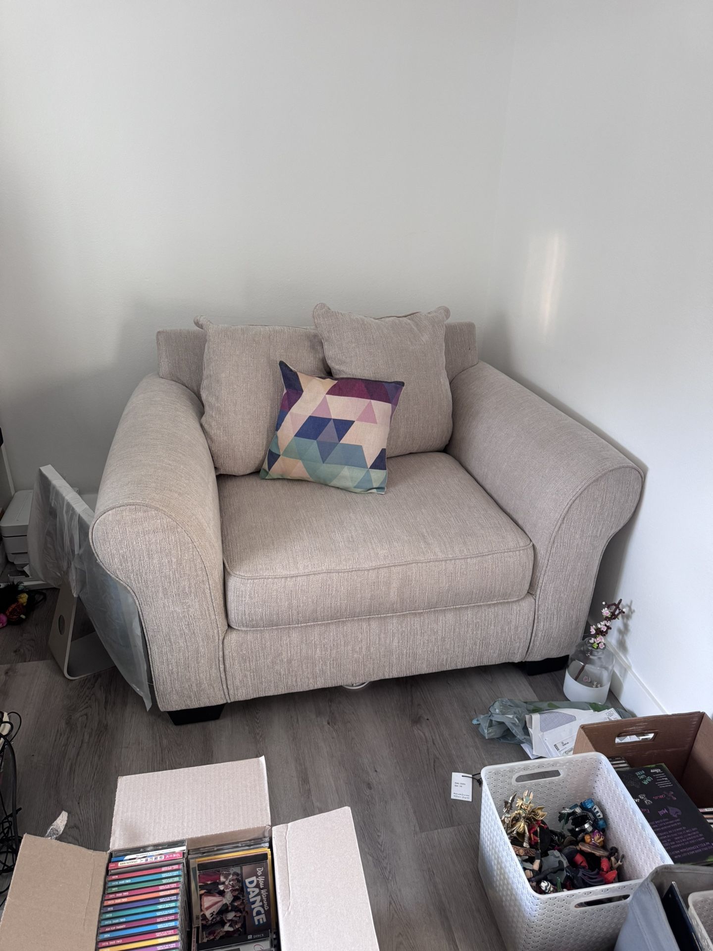 Oversized Chair for Sale in Corona, CA - OfferUp