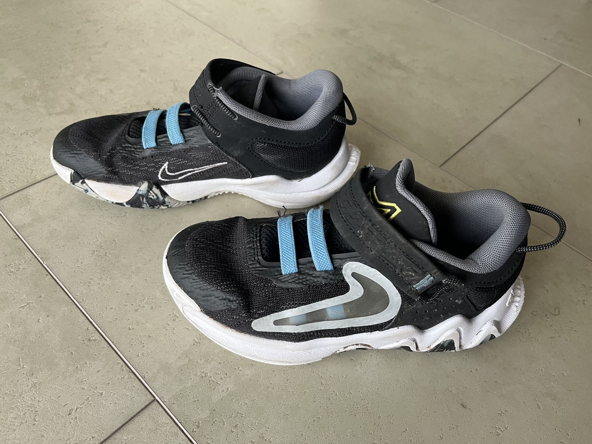Nike Youth 13c Shoes for Sale in Tacoma, WA - OfferUp