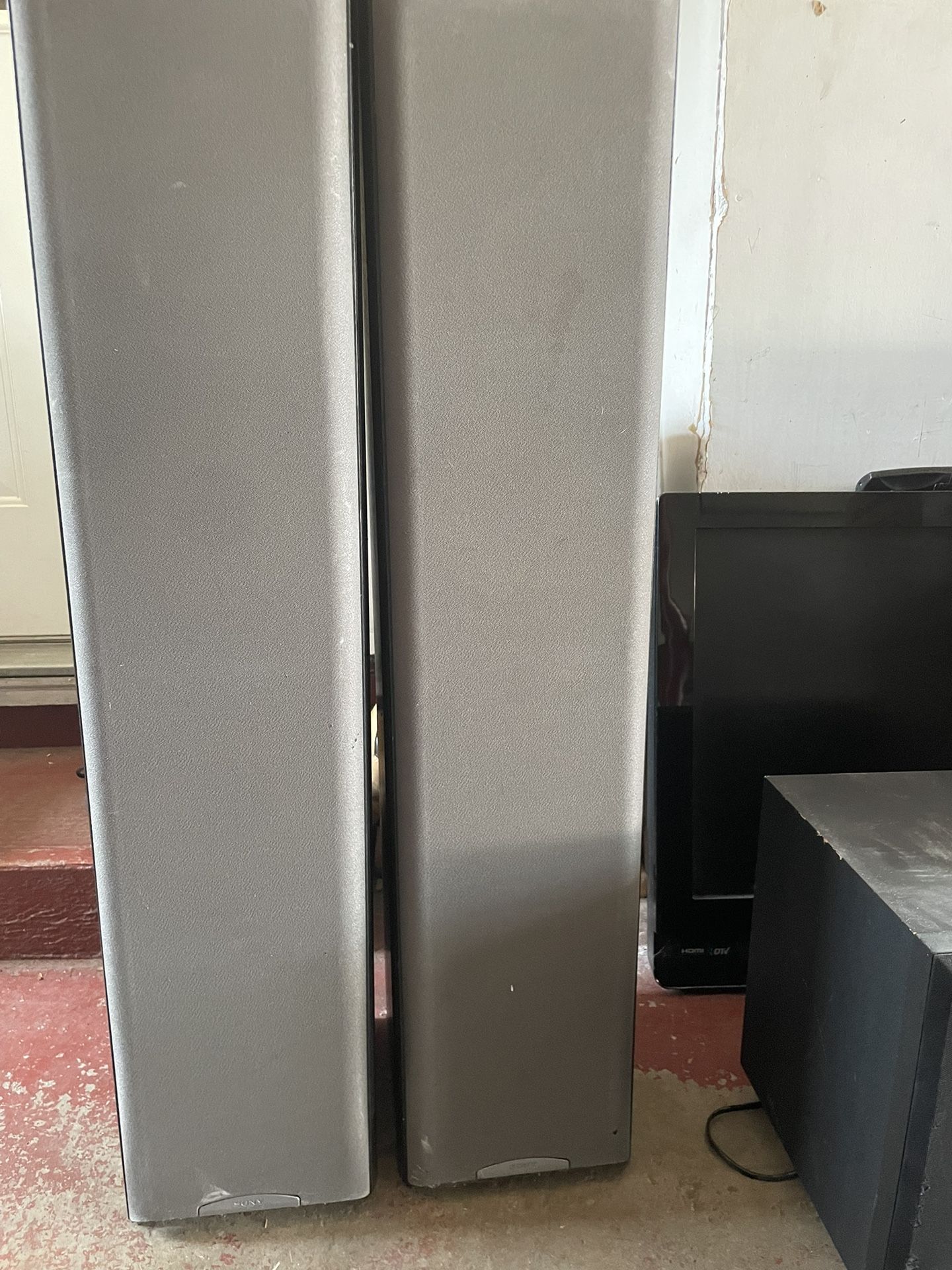 Polk Audio Surround Sound System with Sony Towers & Receiver and Jensen ...