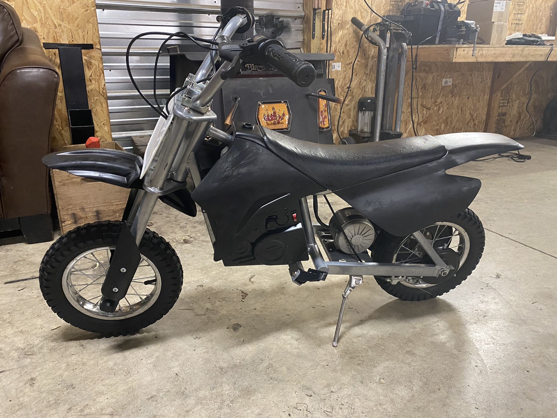 Razor MX350 Dirt Bike, Pit Bike for Sale in Twin Lakes, ID - OfferUp