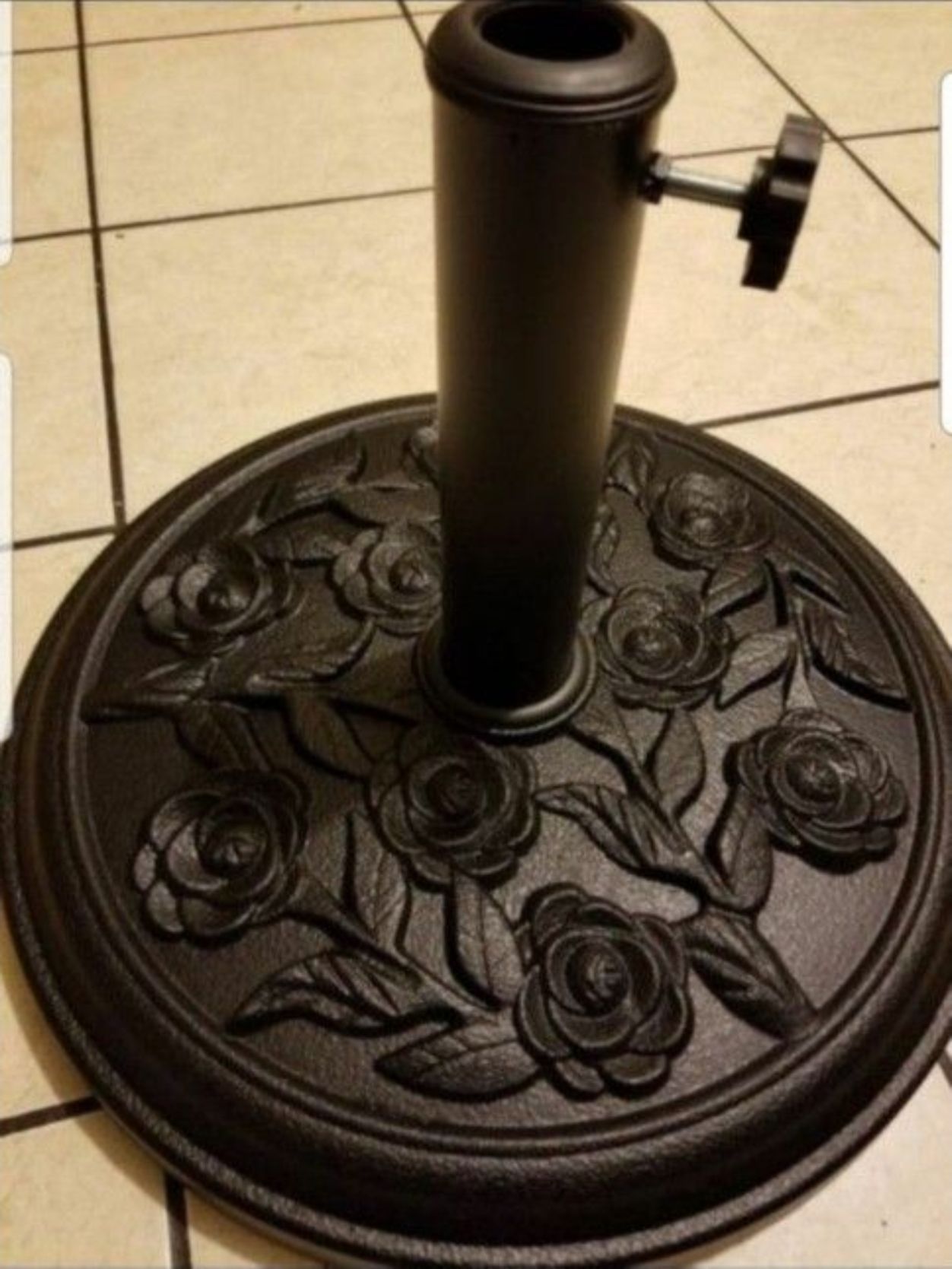 Patio Umbrella Base 20 Lbs Heavy Duty with Rose Design new for Sale in ...