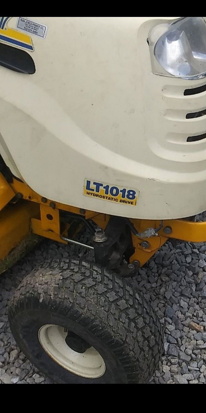 Cub cadet LT1018 riding lawn mower 42" for Sale in Puyallup, WA - OfferUp