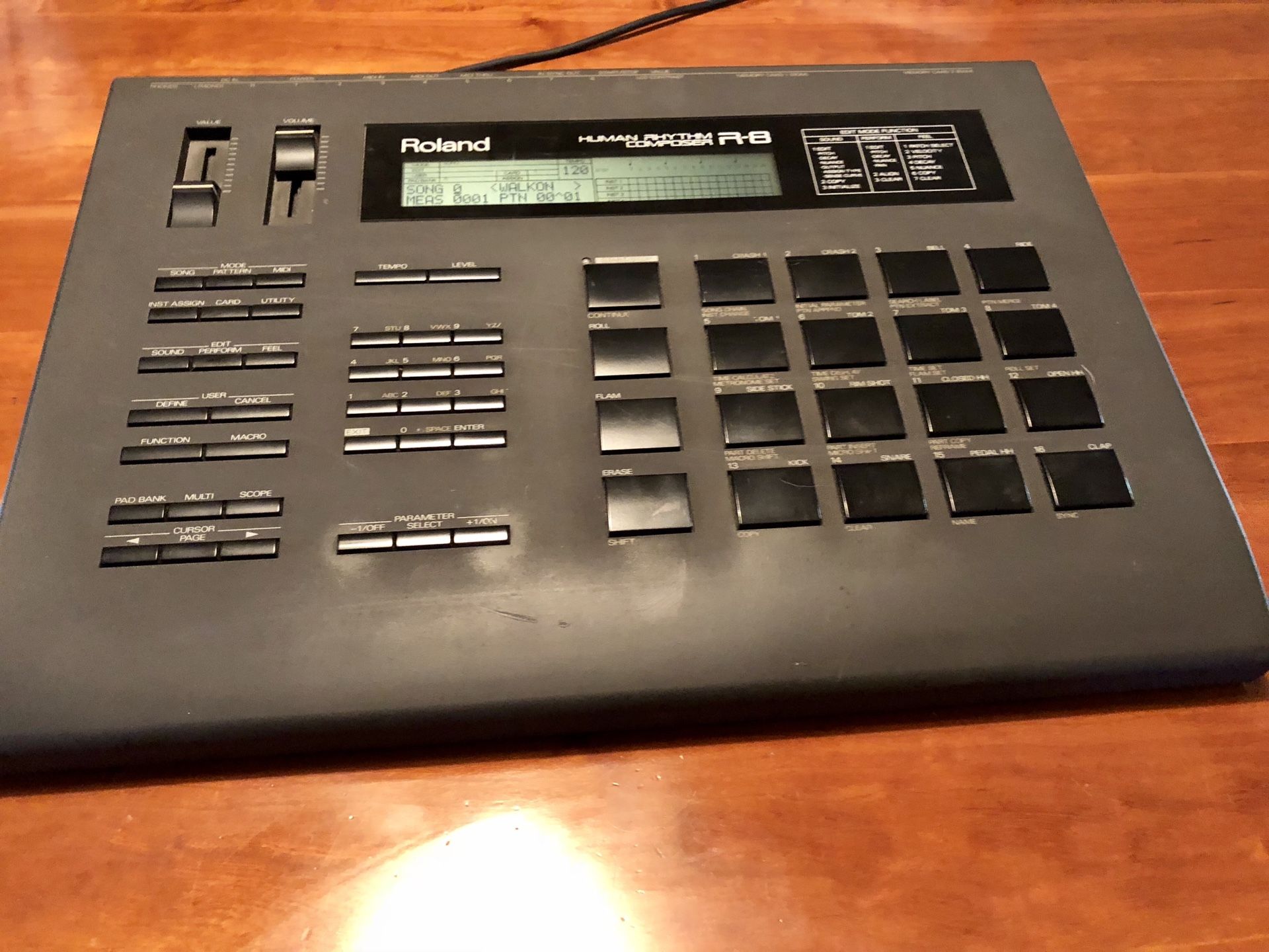 Roland R8 Drum Machine with Power Supply, Manual and Sound Cards for ...