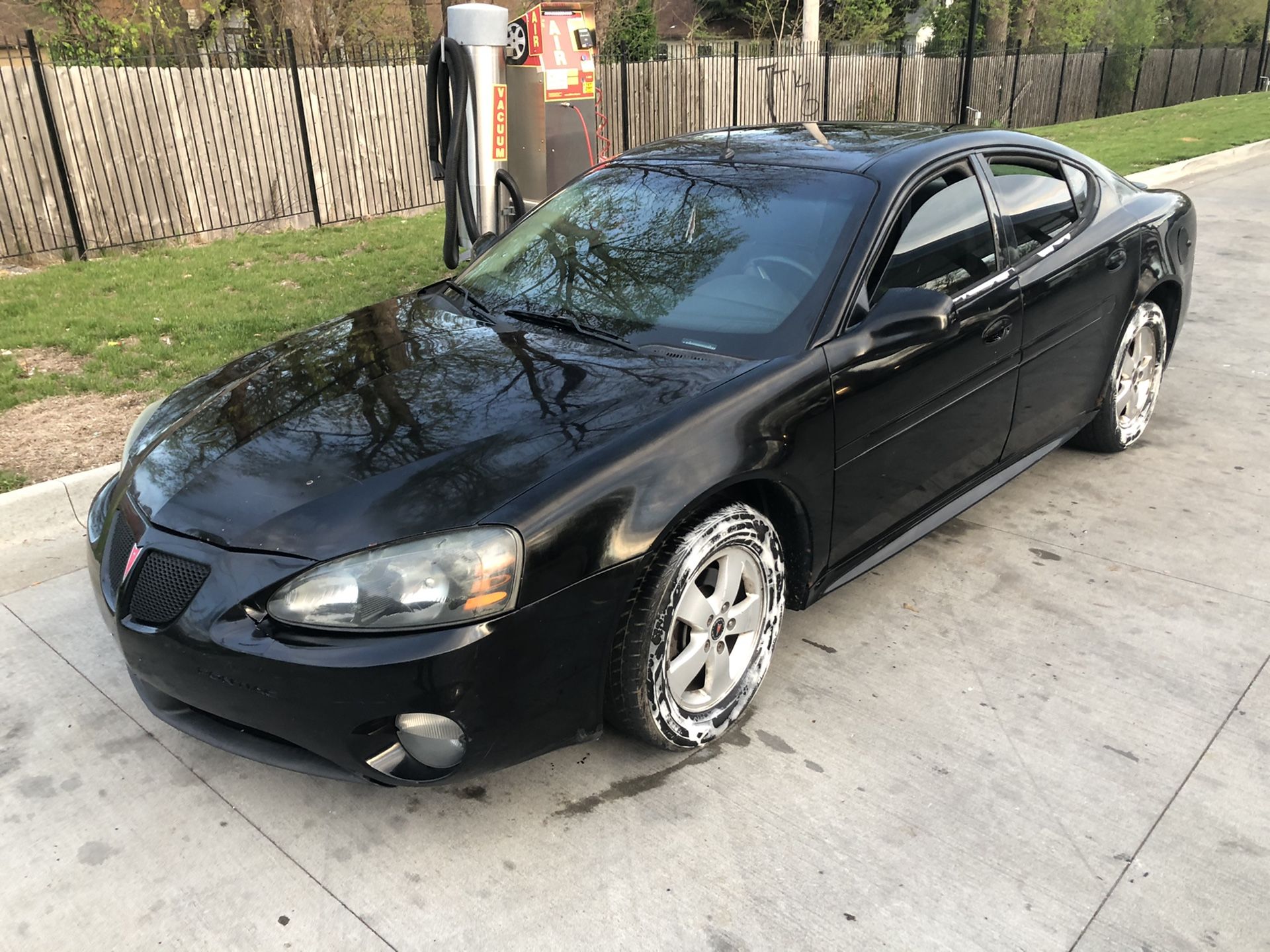 2005 Pontiac Grand Prix for Sale in Kansas City, MO - OfferUp