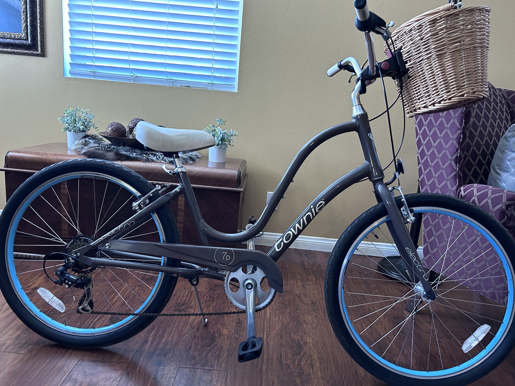 Electra “Townie” Ladies 7 Speed Hybrid Bike 26” for Sale in Ontario, CA ...