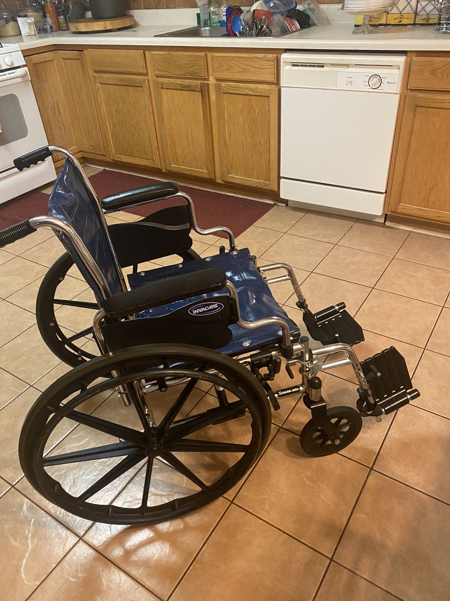 Invacare Tracer EX2 Wheelchair With 18” Seat Width + Footrests ...