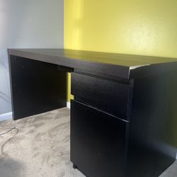 Black ikea malm desk store