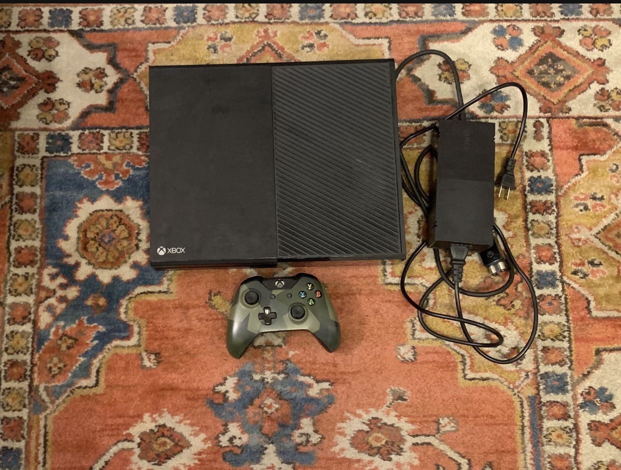 Microsoft Xbox One Launch Edition for Sale in Pasadena, CA - OfferUp
