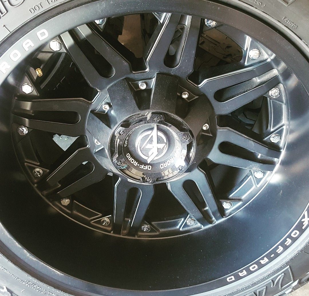 4 20x12 6 lug universal RIMS MATTE BLACK for Sale in YSLETA SUR, TX ...