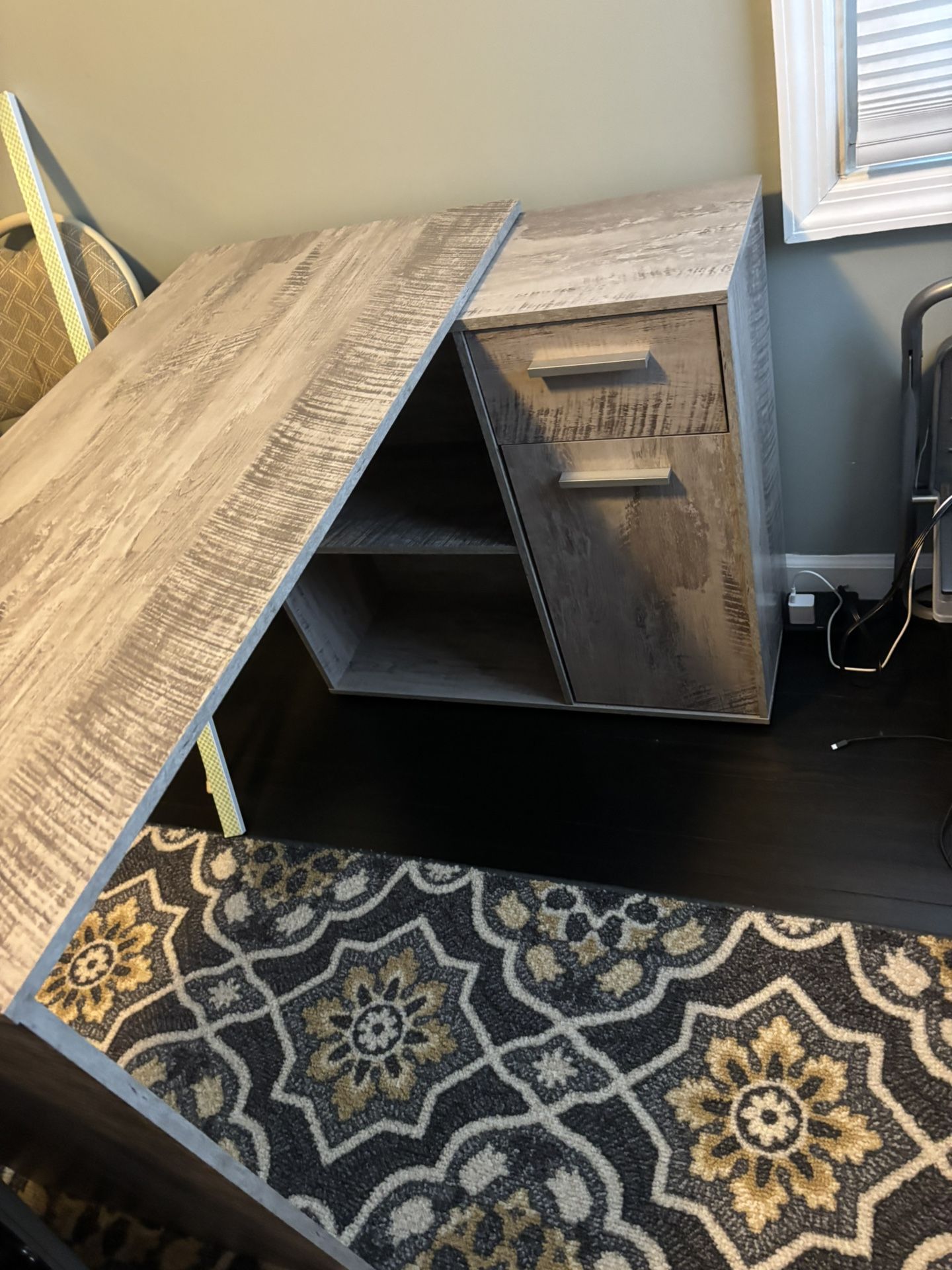 L - Shape Office Desk for Sale in Franklin Square, NY - OfferUp