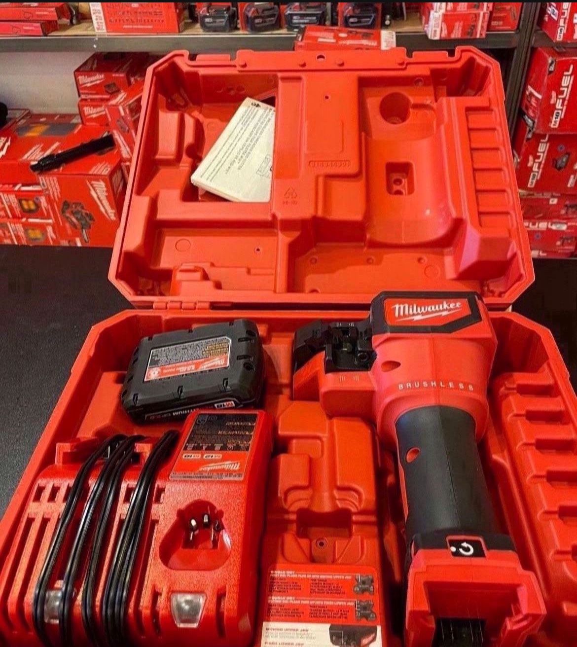 Milwaukee M18 18V Lithium-Ion Cordless Brushless Threaded Rod Cutter ...