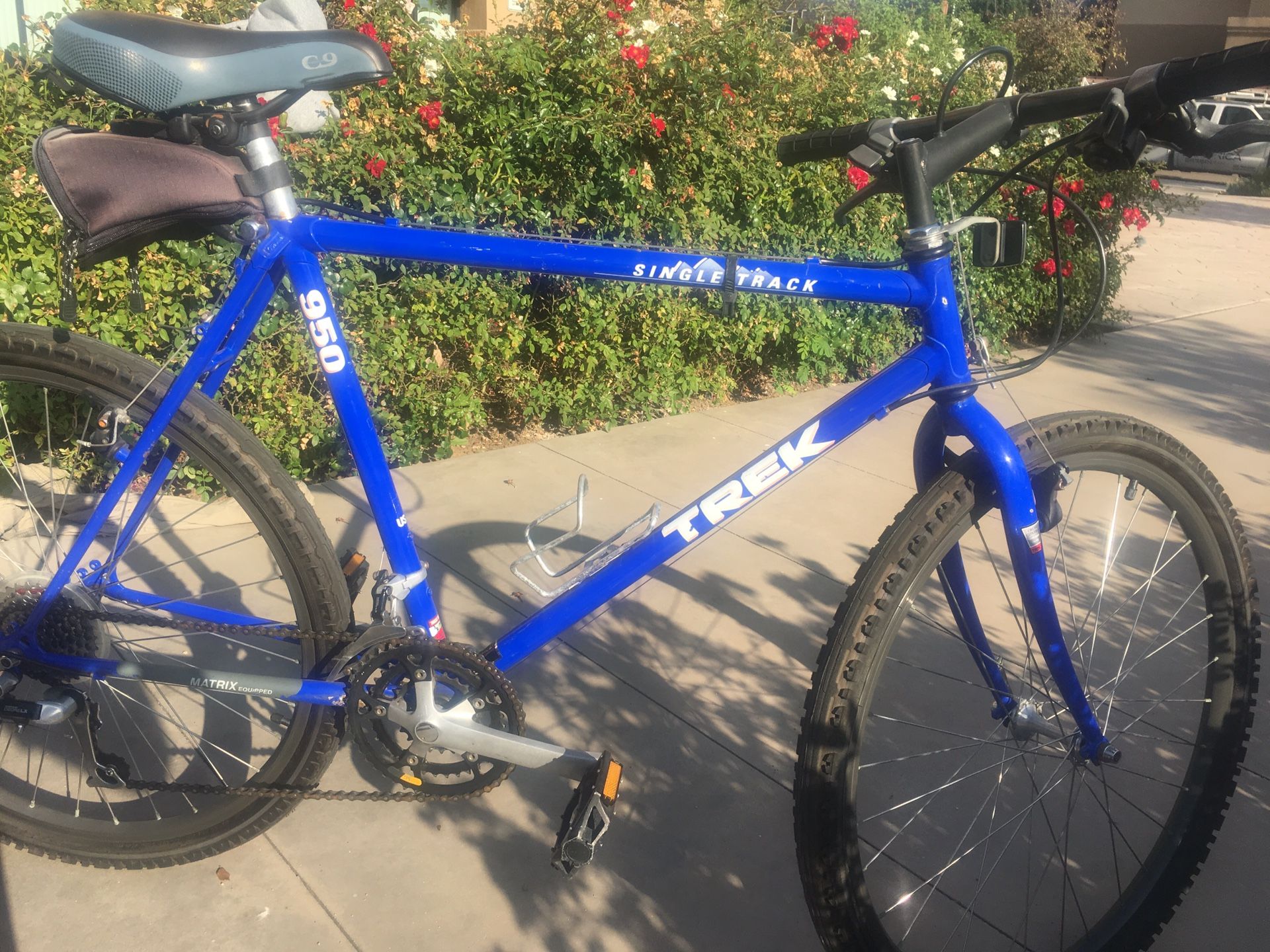 Trek 950 Singletrack . 21 Spd Mountain Bike. Ready to Ride All Year ...