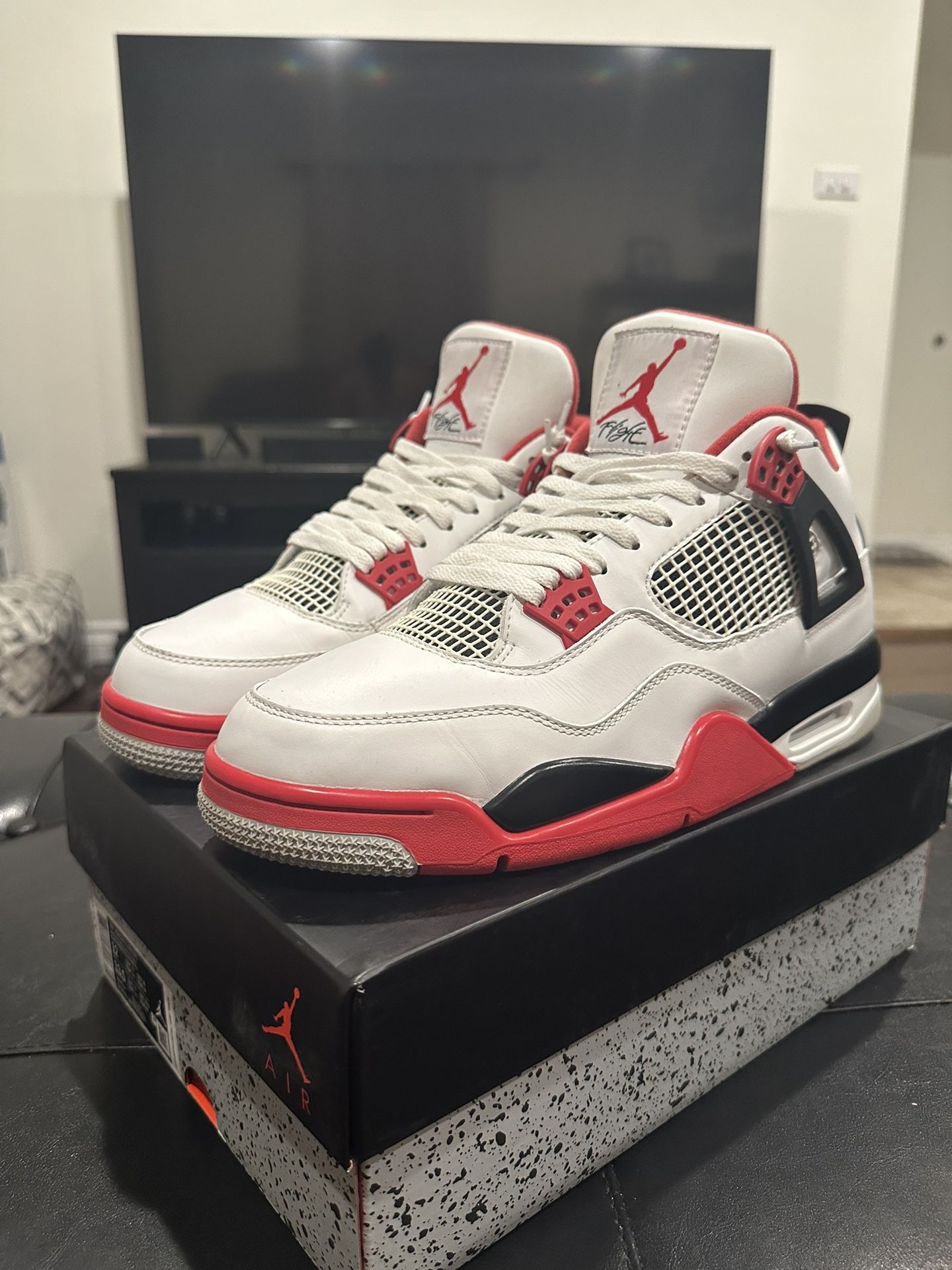 How To Wear Jordan 4 Fire Red