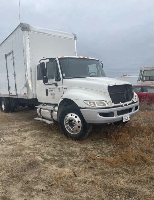 2012 International Box Tuck for Sale in Fresno, CA - OfferUp