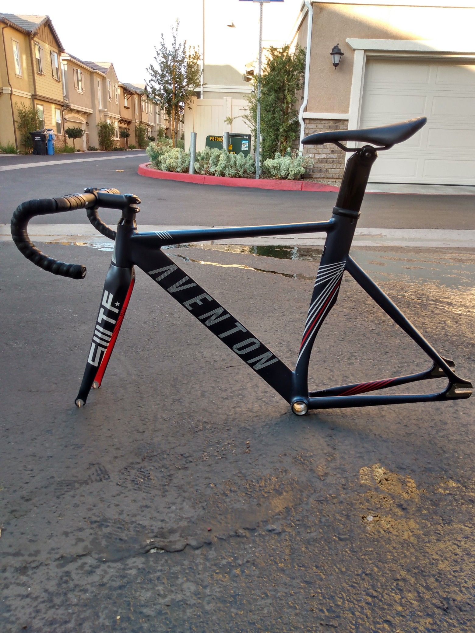 Aventon Mataro 2018 frameset for Sale in Pomona, CA - OfferUp