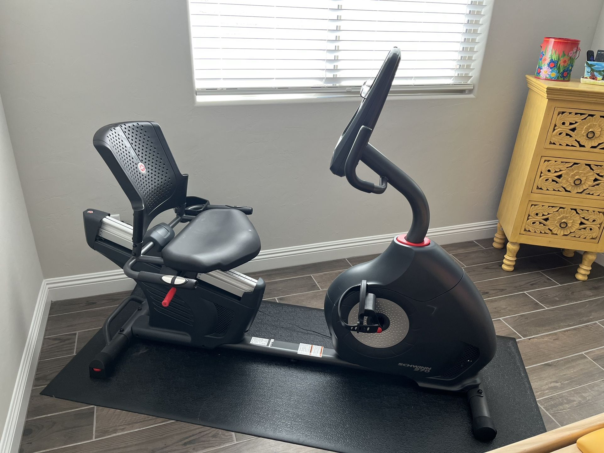 Schwinn 270 Recumbent Bike for Sale in Tucson, AZ - OfferUp