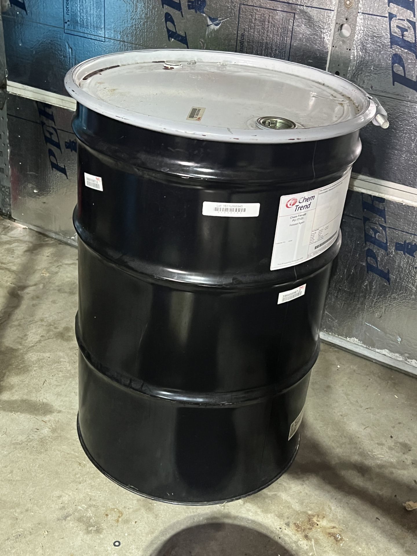 55 Gallon barrel (empty) ***FREE*** for Sale in St. Louis, MO - OfferUp