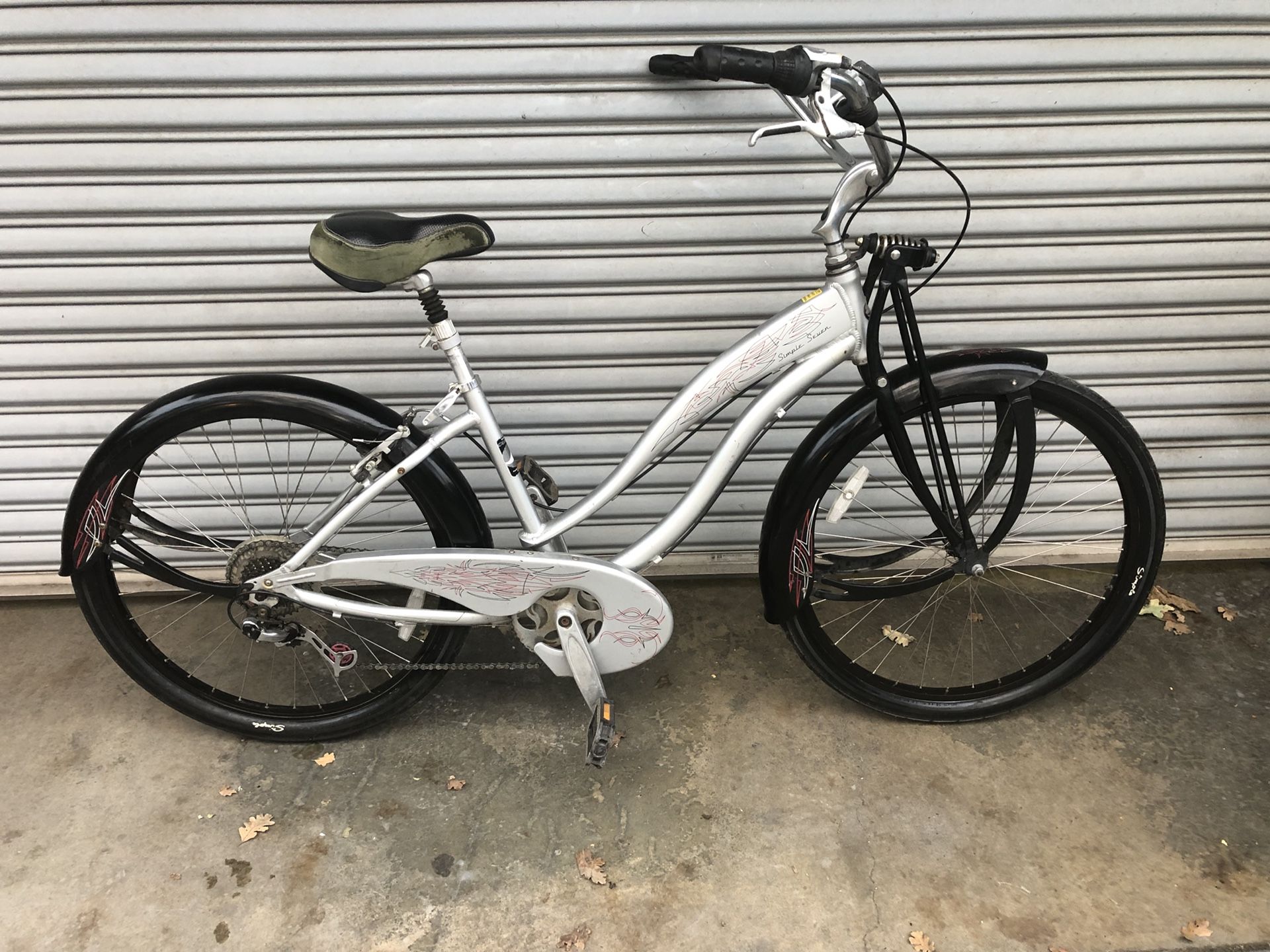Giant simple seven speed beach cruiser bike 17 inch frame in great ...