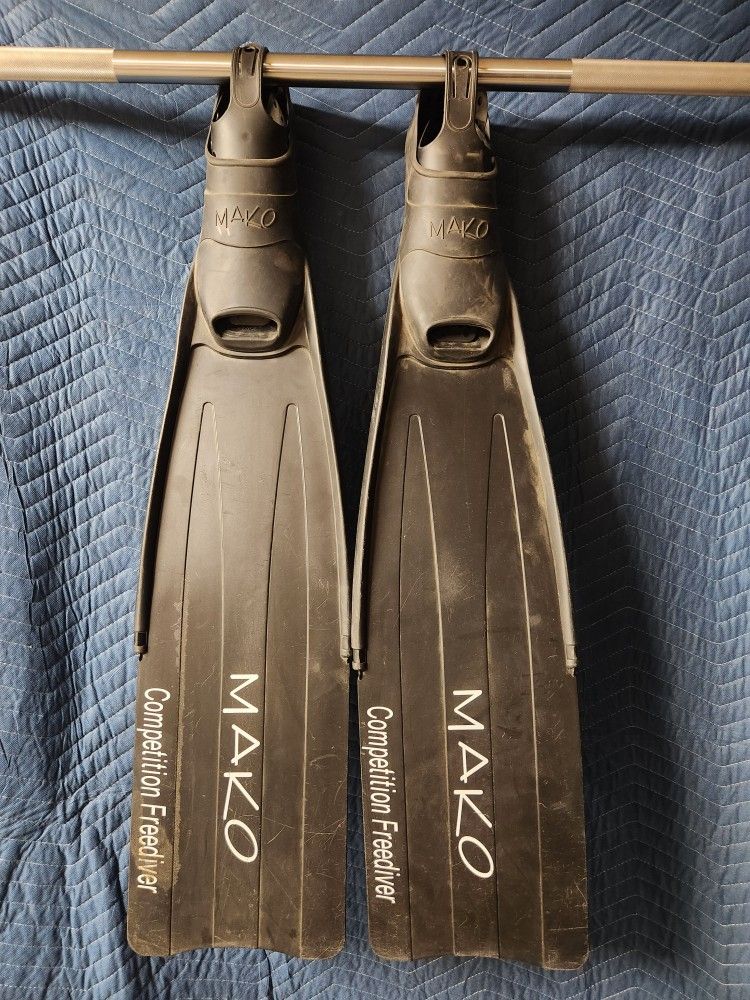 Mako Fins, Bare Wetsuit for Sale in San Diego, CA - OfferUp
