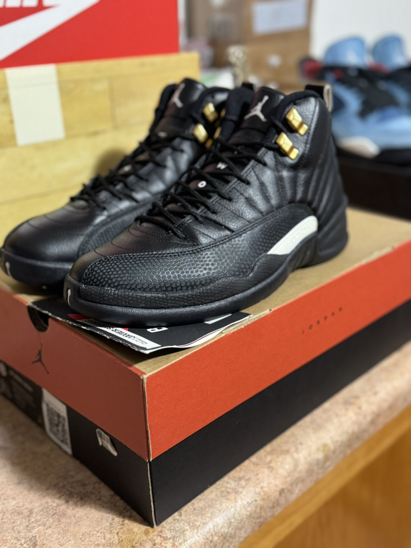 NIKE AIR JORDAN 12 MASTER Sz 8 for Sale in Chicago, IL - OfferUp
