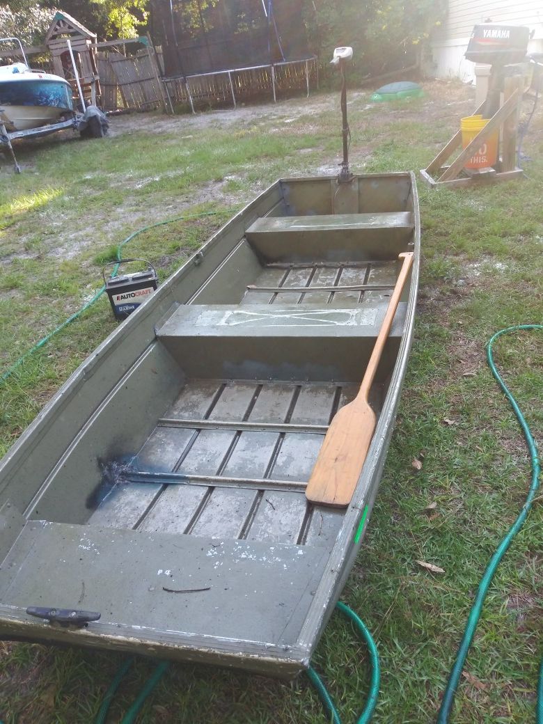 12ft jon boat for Sale in Spring Hill, FL - OfferUp