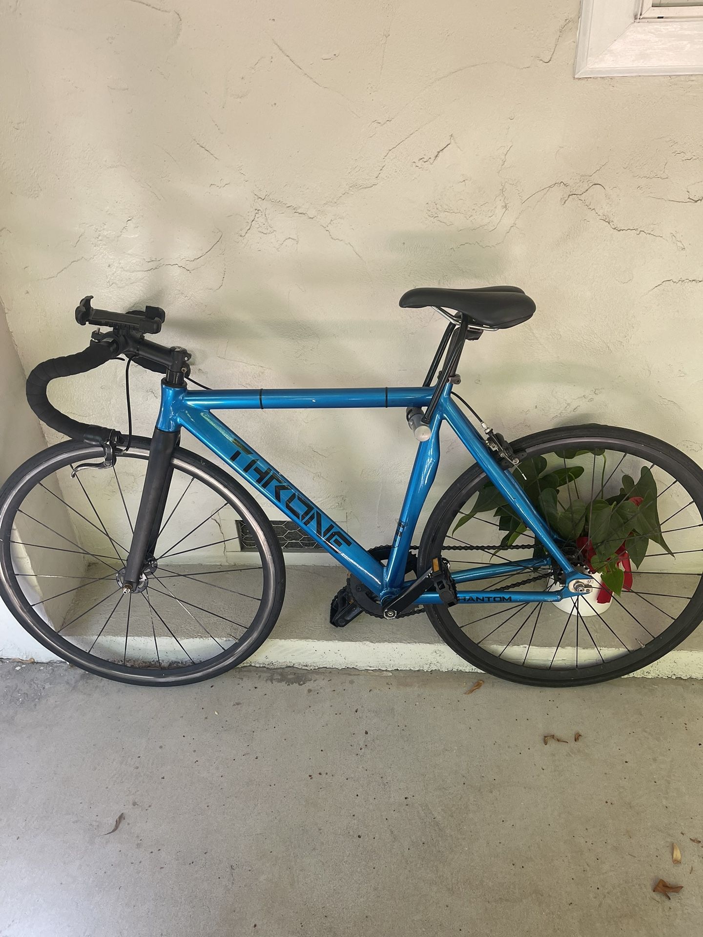 Throne Phantom bike for Sale in West Menlo Park, CA - OfferUp